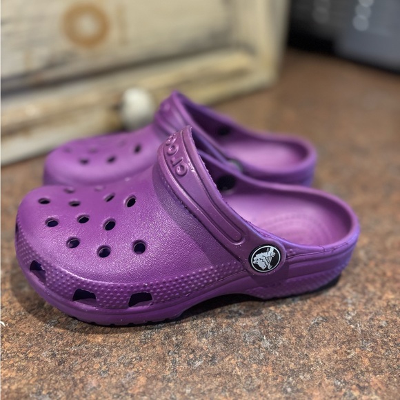CROCS | Shoes | Crocs Purple Sandals With Ventilation And Heel Strap ...